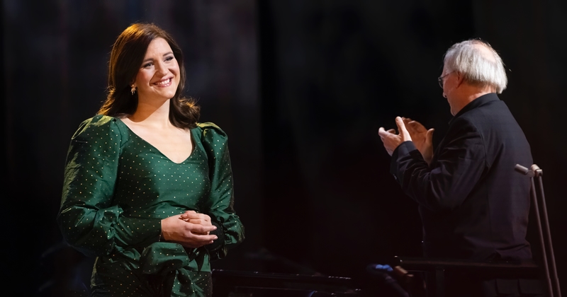 Lise Davidsen - O helga natt - SVT Play - WEBB-TV.nu